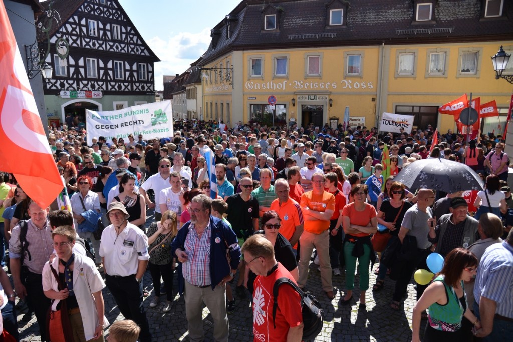 NPD-Bayerntag in Scheinfeld: „Sieg Heil“ und ein abgesagtes Konzert ...
