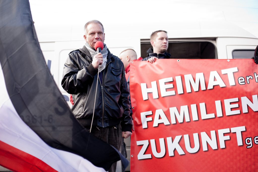 100 Neonazis, 2000 Gegendemonstranten in Leipzig